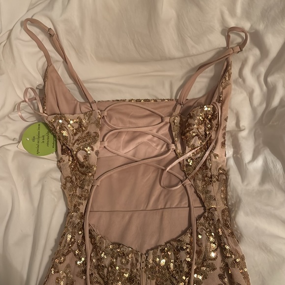 Windsor | Dresses | Windsor Pink And Gold Short Bodycon Dress Brand New ...